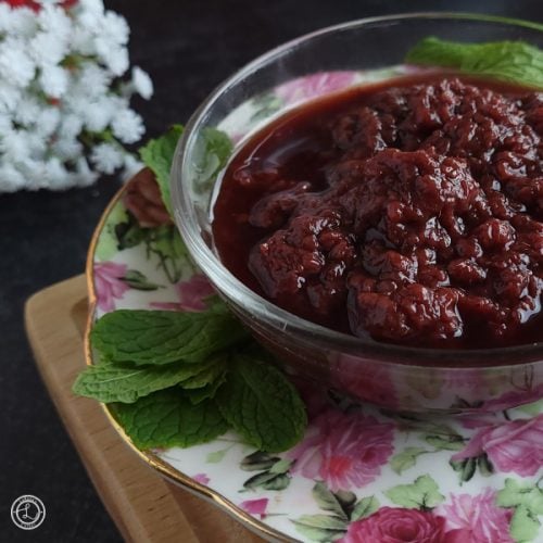 Small Batch Raspberry Jam Recipe is very easy and uses no pectin