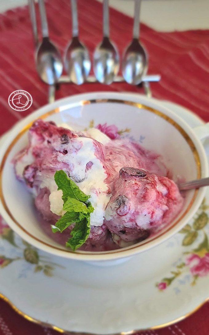Dairy-Free Huckleberry Cheesecake Ice-Cream Recipe DIY quick & easy.