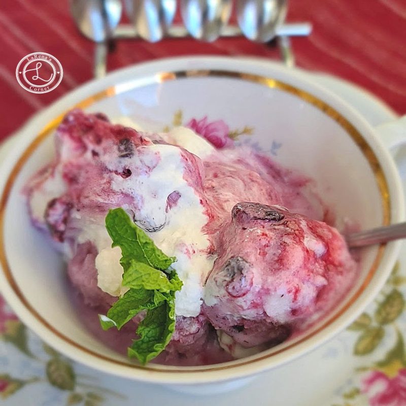 Dairy-Free Huckleberry Cheesecake Ice-Cream Recipe DIY quick & easy.